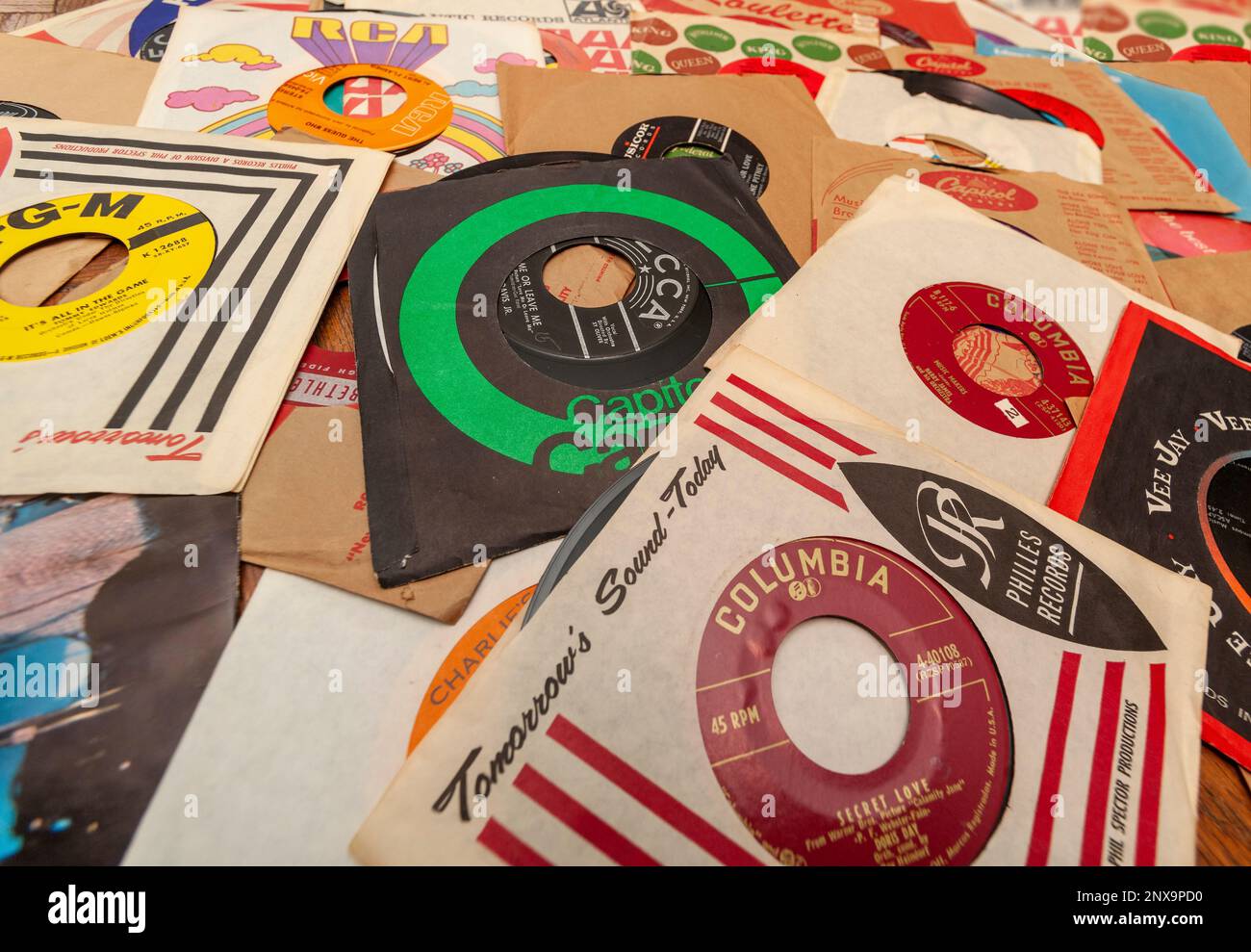 Capitol records label hi-res stock photography and images - Alamy