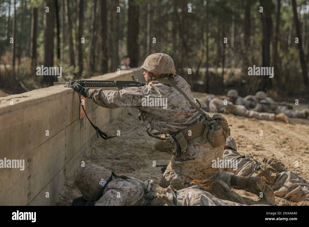 Recruits with Charlie Company, 1st Recruit Training Battalion, conduct ...