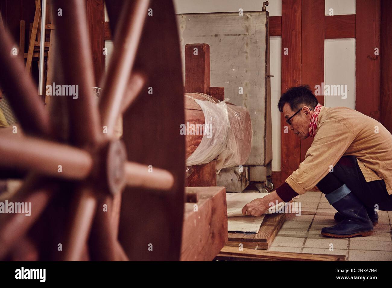 Hanji, traditional Korean paper, paper doll handmade from mulberry ...