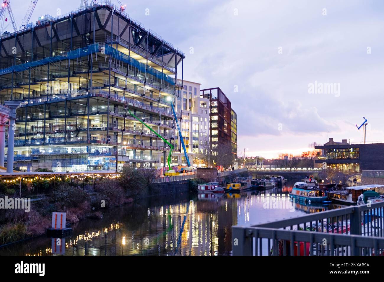 Google uk headquarters london hi-res stock photography and images - Alamy