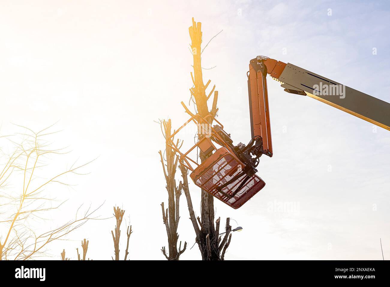 Truck work platform hi-res stock photography and images - Alamy