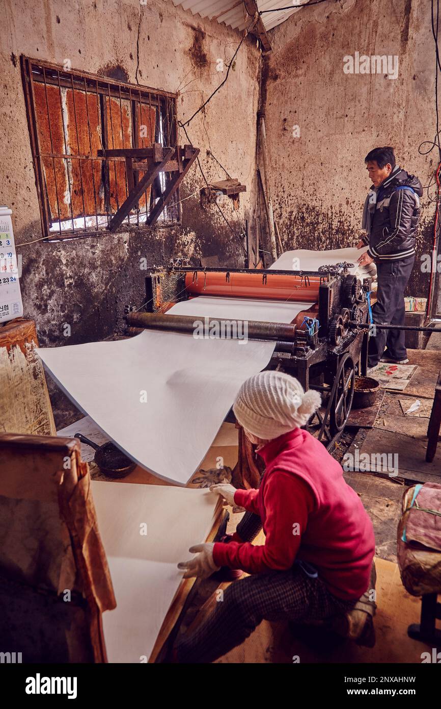 Hanji, traditional Korean paper, paper doll handmade from mulberry ...