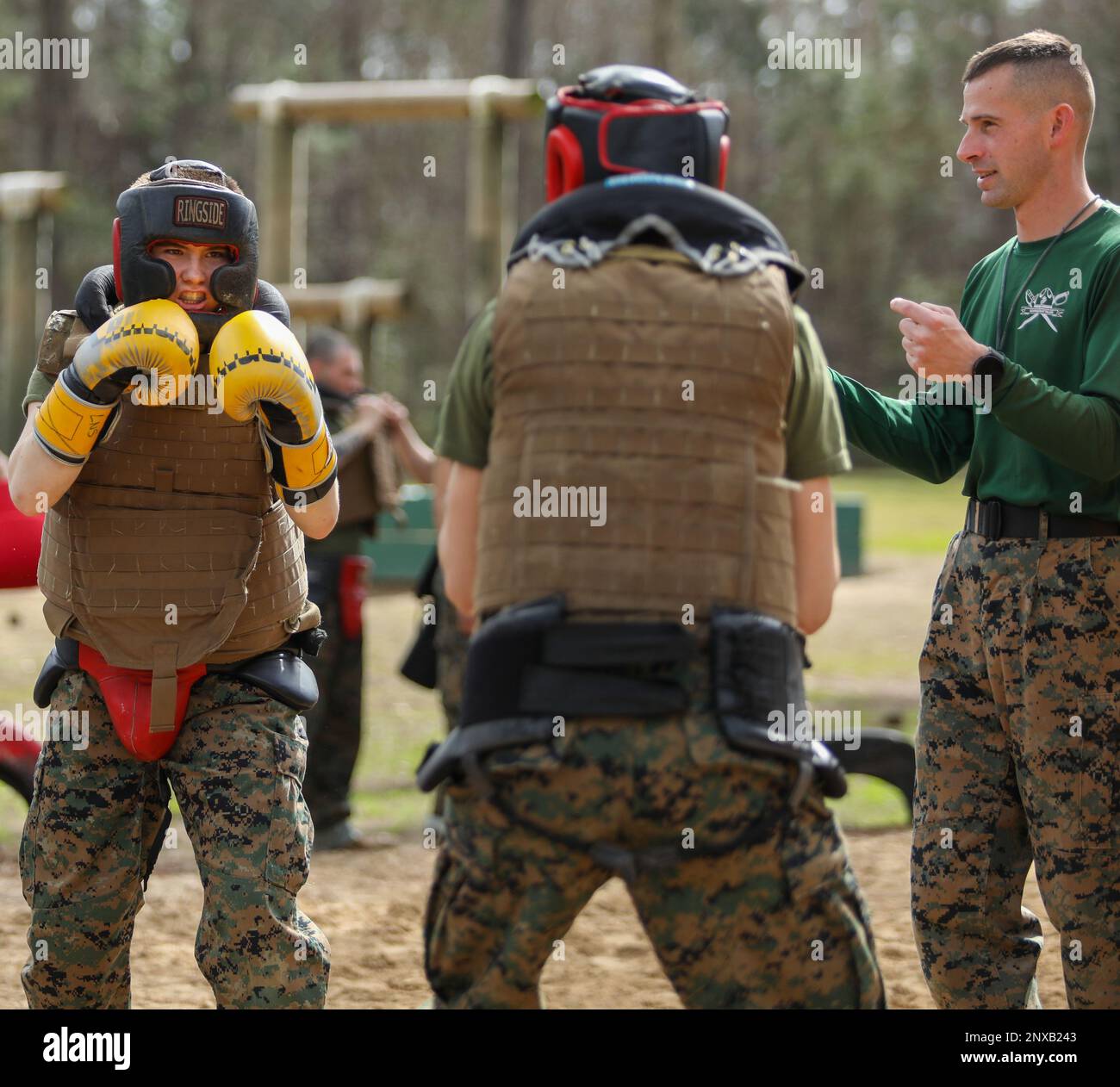 Recruits with Hotel Company, 2nd Recruit Training Battalion, practice ...