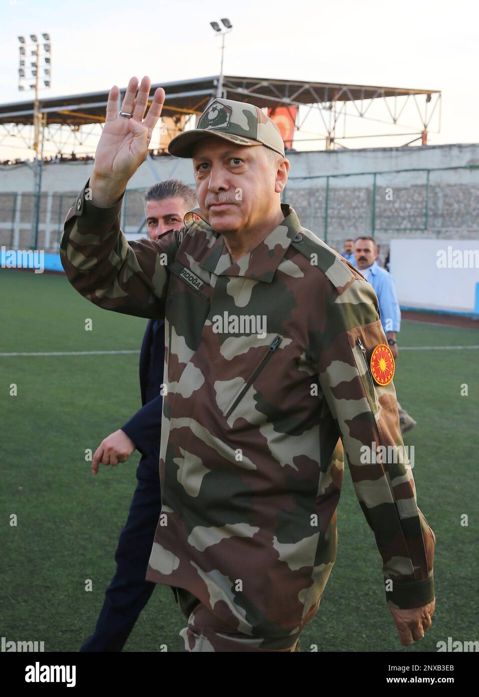 Turkey's President Recep Tayyip Erdogan, in full military combat ...