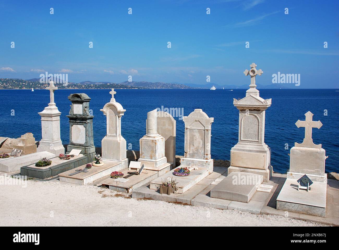 Saint tropez cemetery hi-res stock photography and images - Alamy