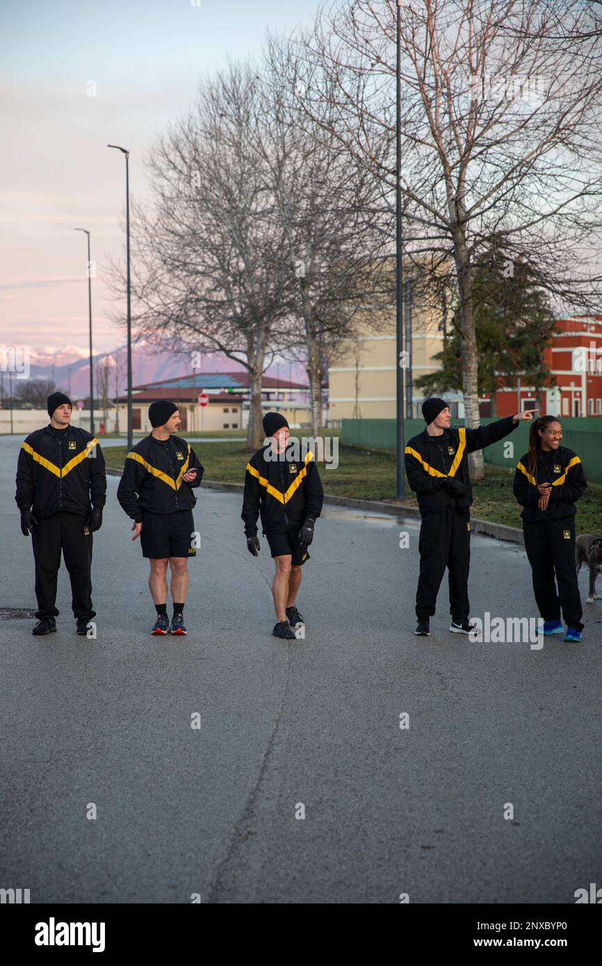 U.S. Army Soldiers assigned to U.S. Army Southern European Task Force ...