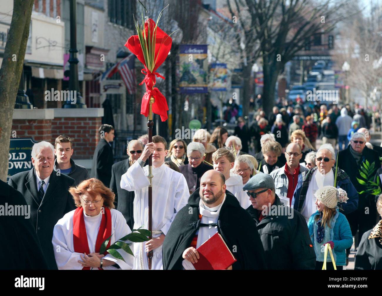 Worshipers from several Winchester, Virginia churches walk along the ...