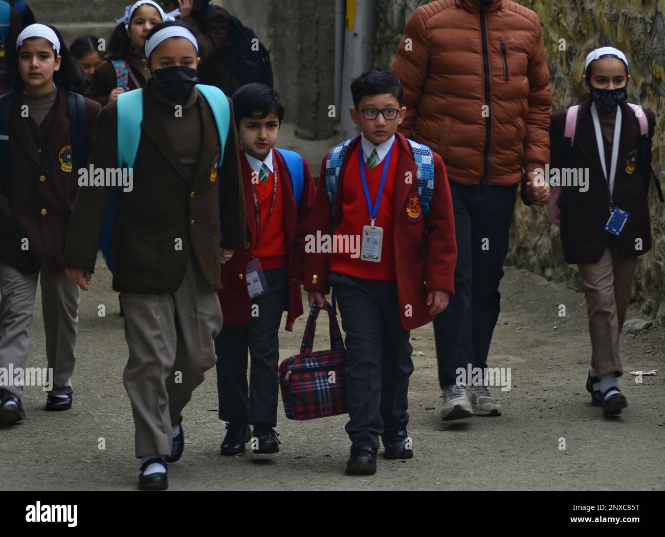 Srinagar, India. 01st Mar, 2023. School children arrive on the first ...