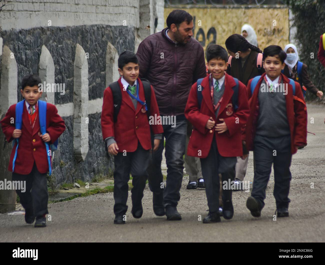 Srinagar, India. 01st Mar, 2023. School children arrive on the first ...