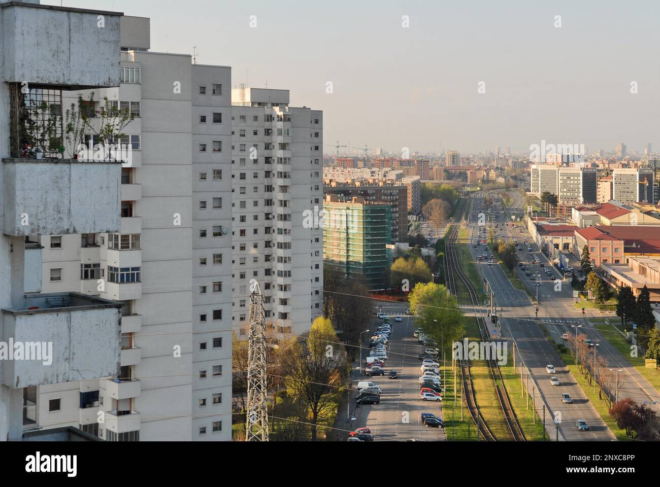 Quartiere torri bianche hi-res stock photography and images - Alamy