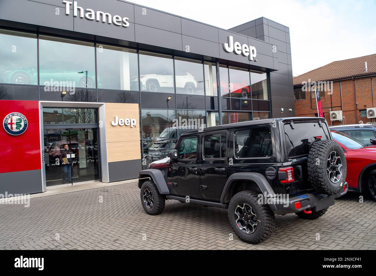 Slough, Berkshire, UK. 1st March, 2023. A Jeep car dealership in Slough ...