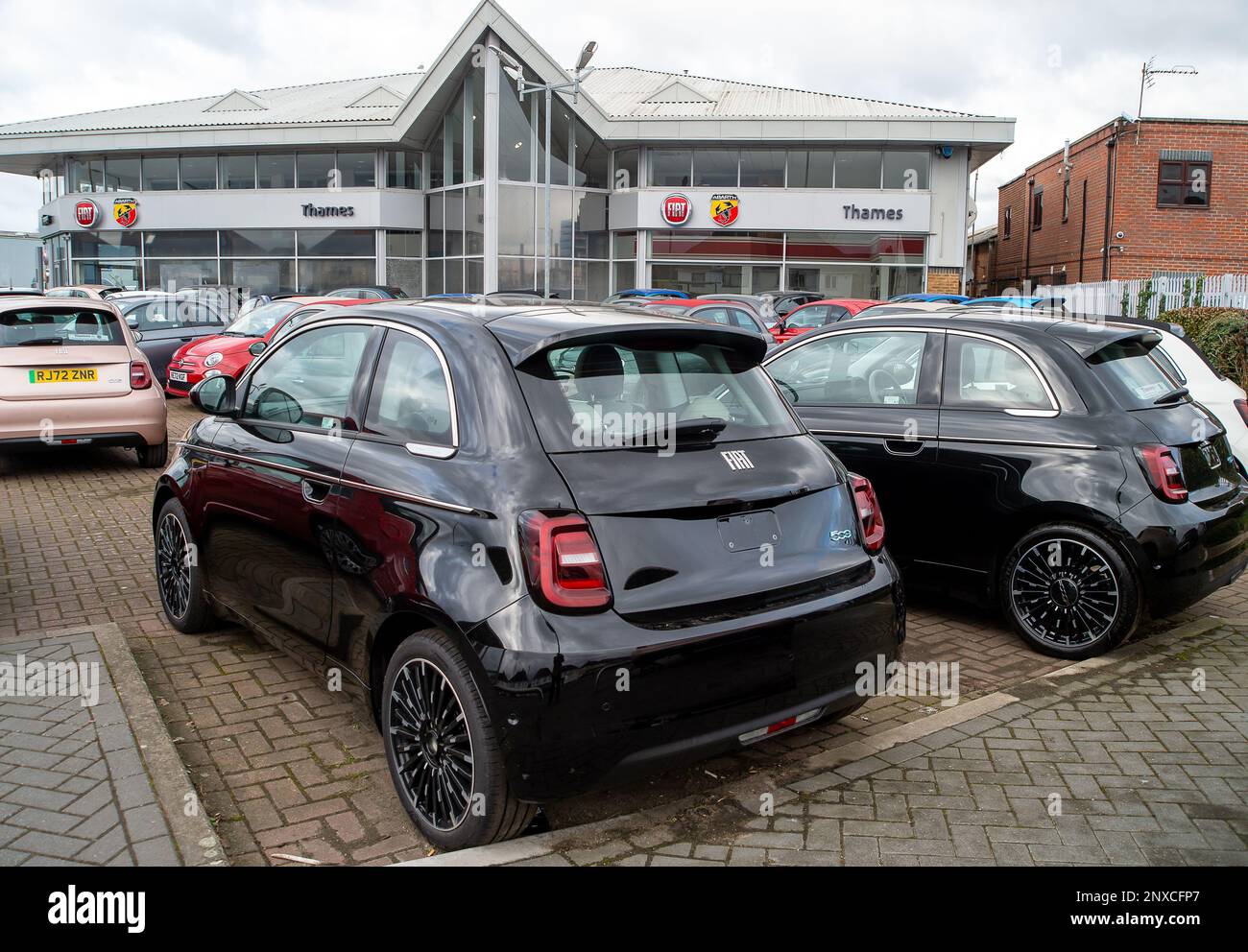 Car showrooms hi-res stock photography and images - Alamy