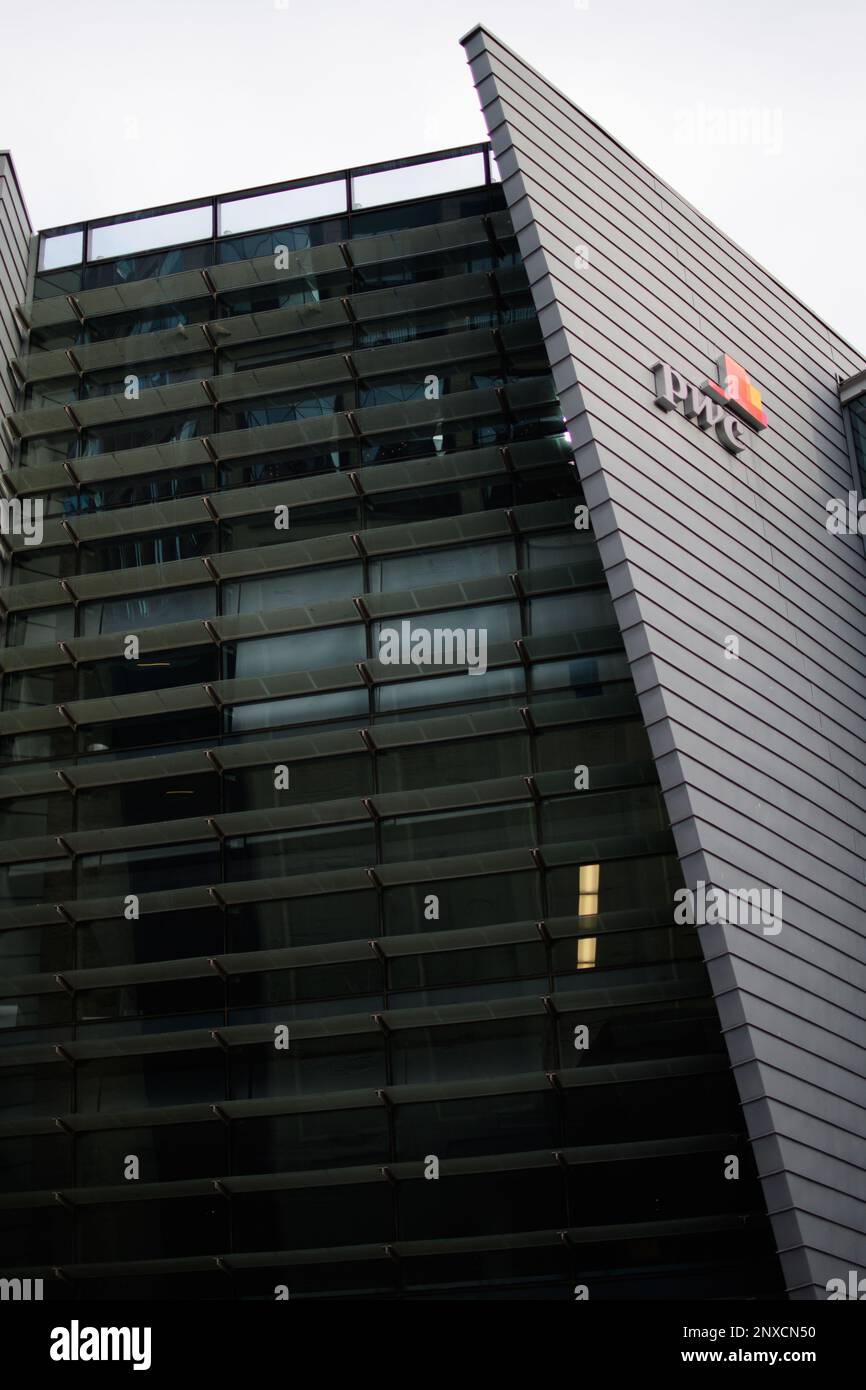 Pwc office building in hi-res stock photography and images - Alamy