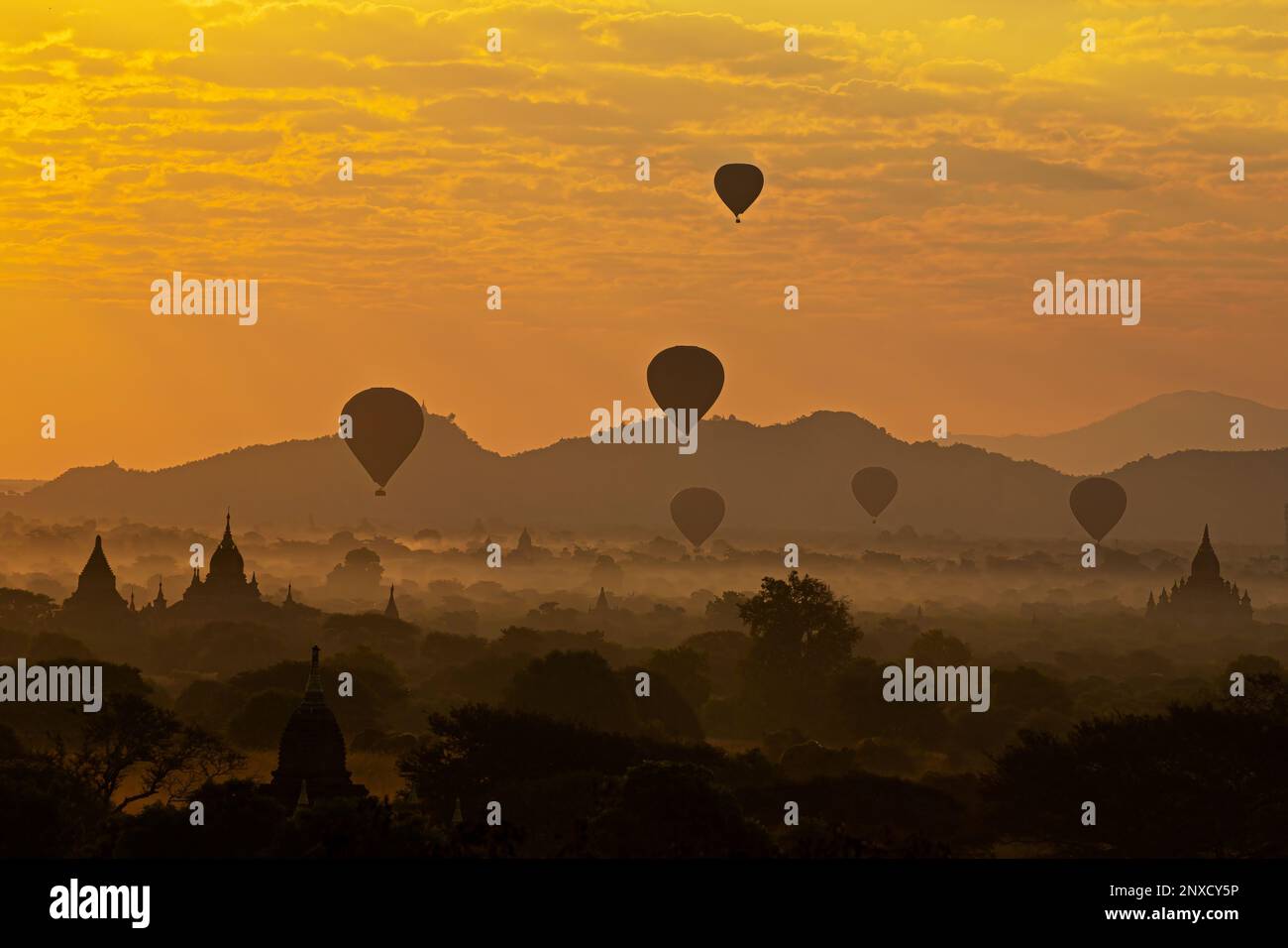 Balloons Over Bagan Stock Photo - Alamy