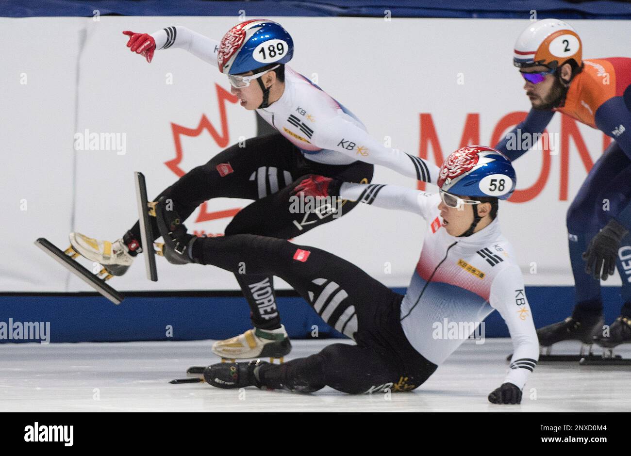 Hwang Dae Heon, (58) and Lim Hyo Jun, (189) of South Korea, collide ...