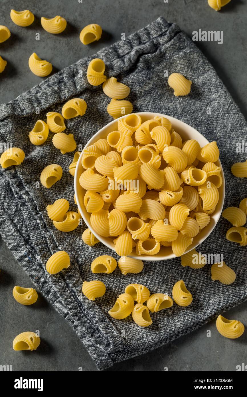 Dry lumache medie pasta hi-res stock photography and images - Alamy