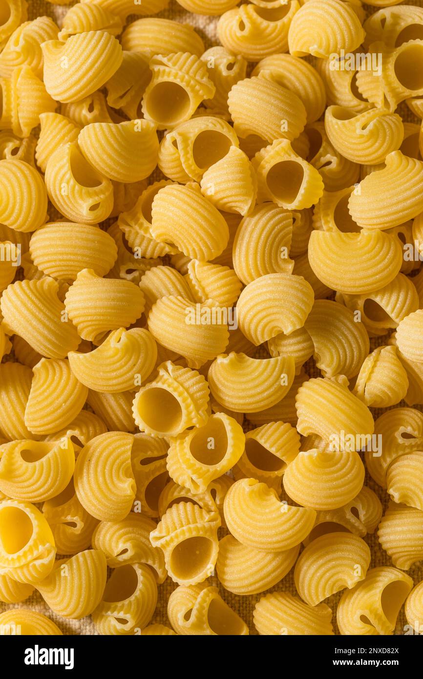 Dry lumache medie pasta hi-res stock photography and images - Alamy