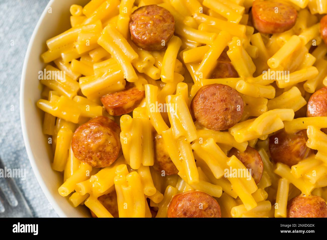 Hot Dog Macaroni and Cheese Meal in a Bowl Stock Photo - Alamy