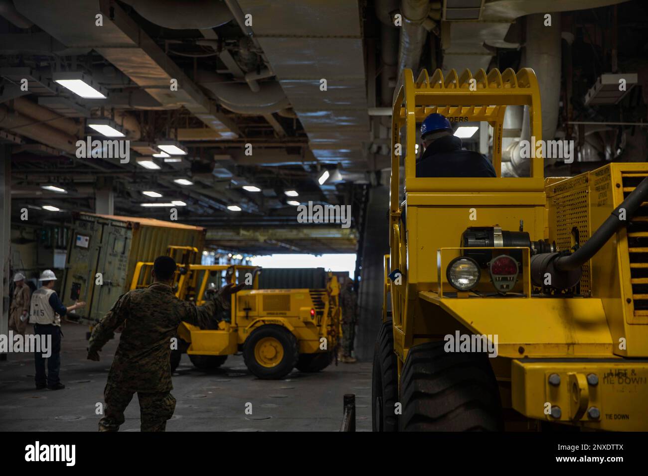 230203-N-VO895-1178 ATLANTIC OCEAN (Feb. 3, 2023) Wasp-class amphibious ...