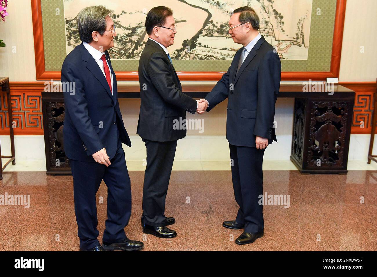 Chinese State Councilor Yang Jiechi, right, meets with South Korea's ...