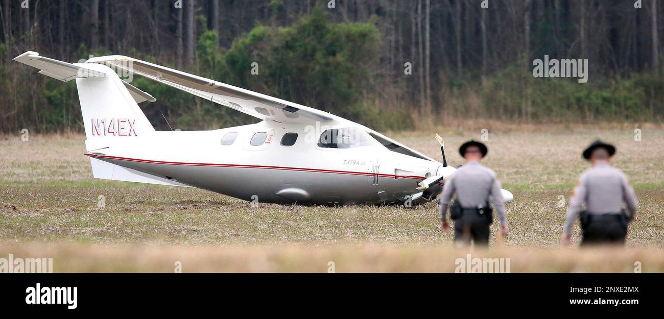 Trooper Kenneth Beaman, left, and Sgt. B.E. Pulliam, of the North ...