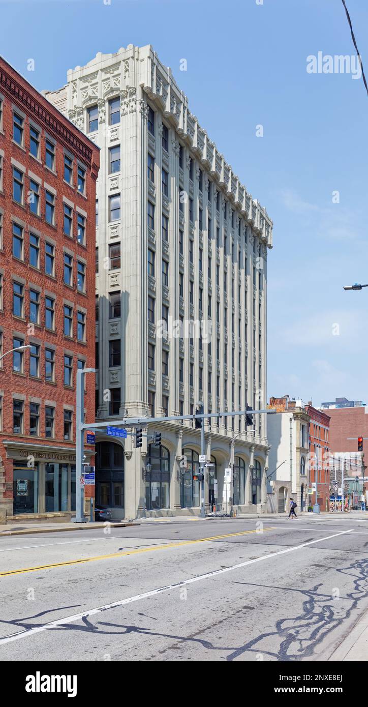 Pittsburgh Downtown: 412 Boulevard of the Allies, is a stone and brick ...