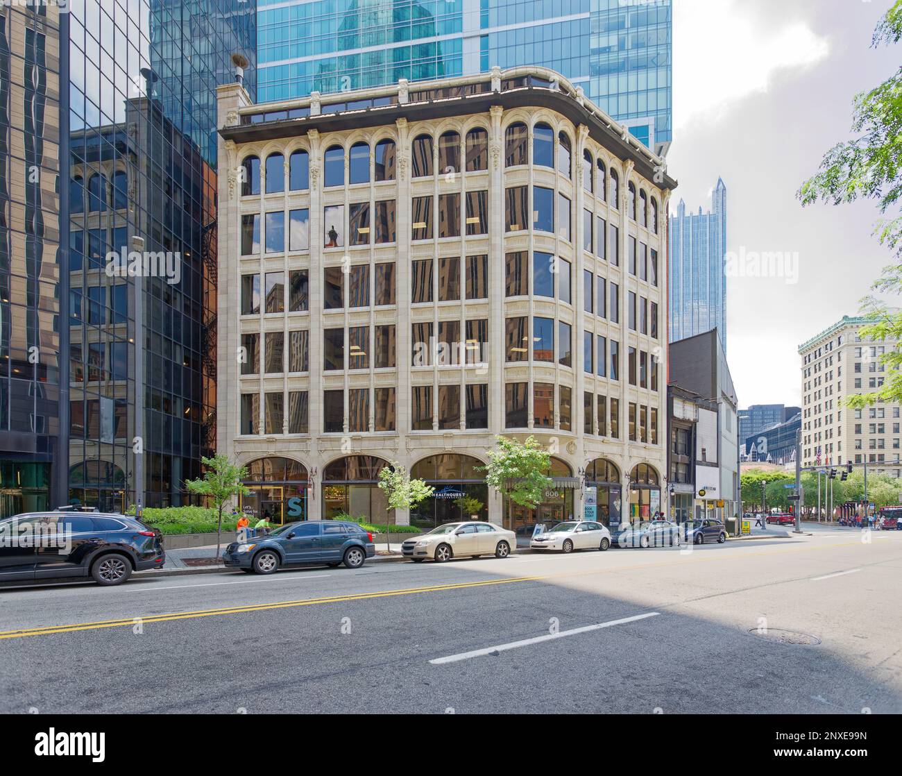 Pittsburgh Downtown: 606 Liberty Avenue, a white terra cotta-clad ...