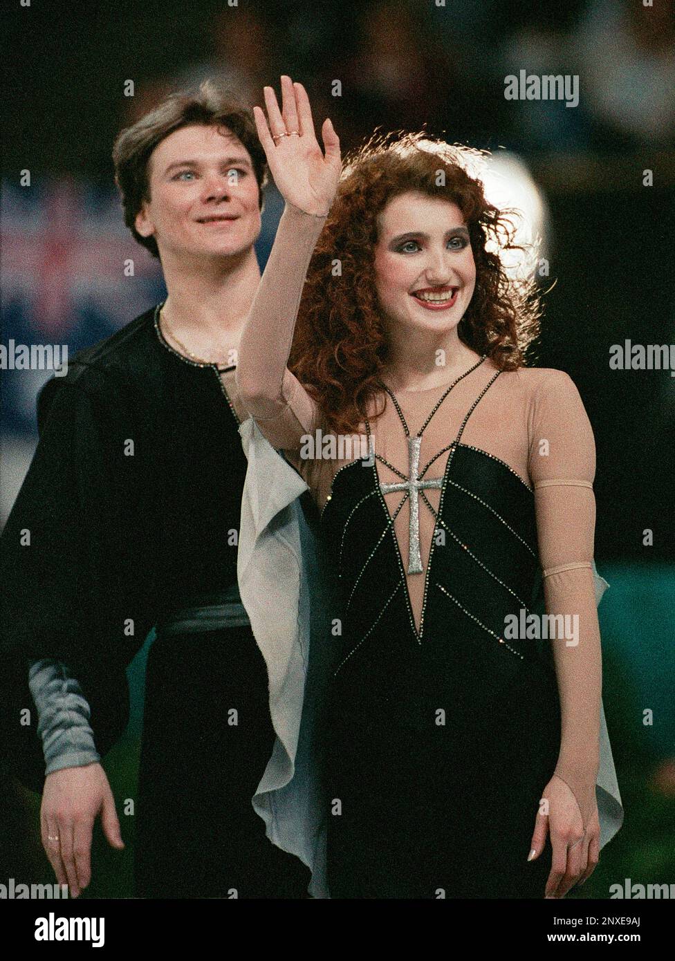 Russians Marina Klimova (R) and Sergei Ponomarenko after winning the ...