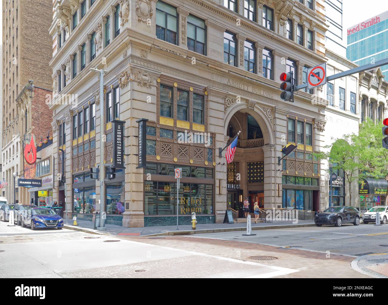 Pittsburgh Downtown: Landmark Arrott Building, an early brick and terra ...