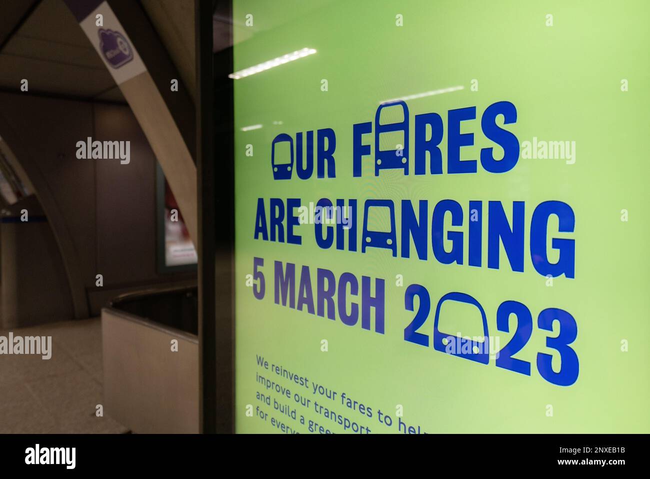 Number 5 bus hi-res stock photography and images - Alamy