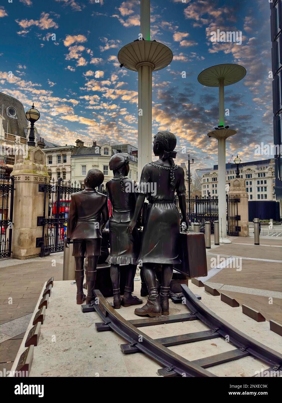 Kindertransport statue hi-res stock photography and images - Alamy