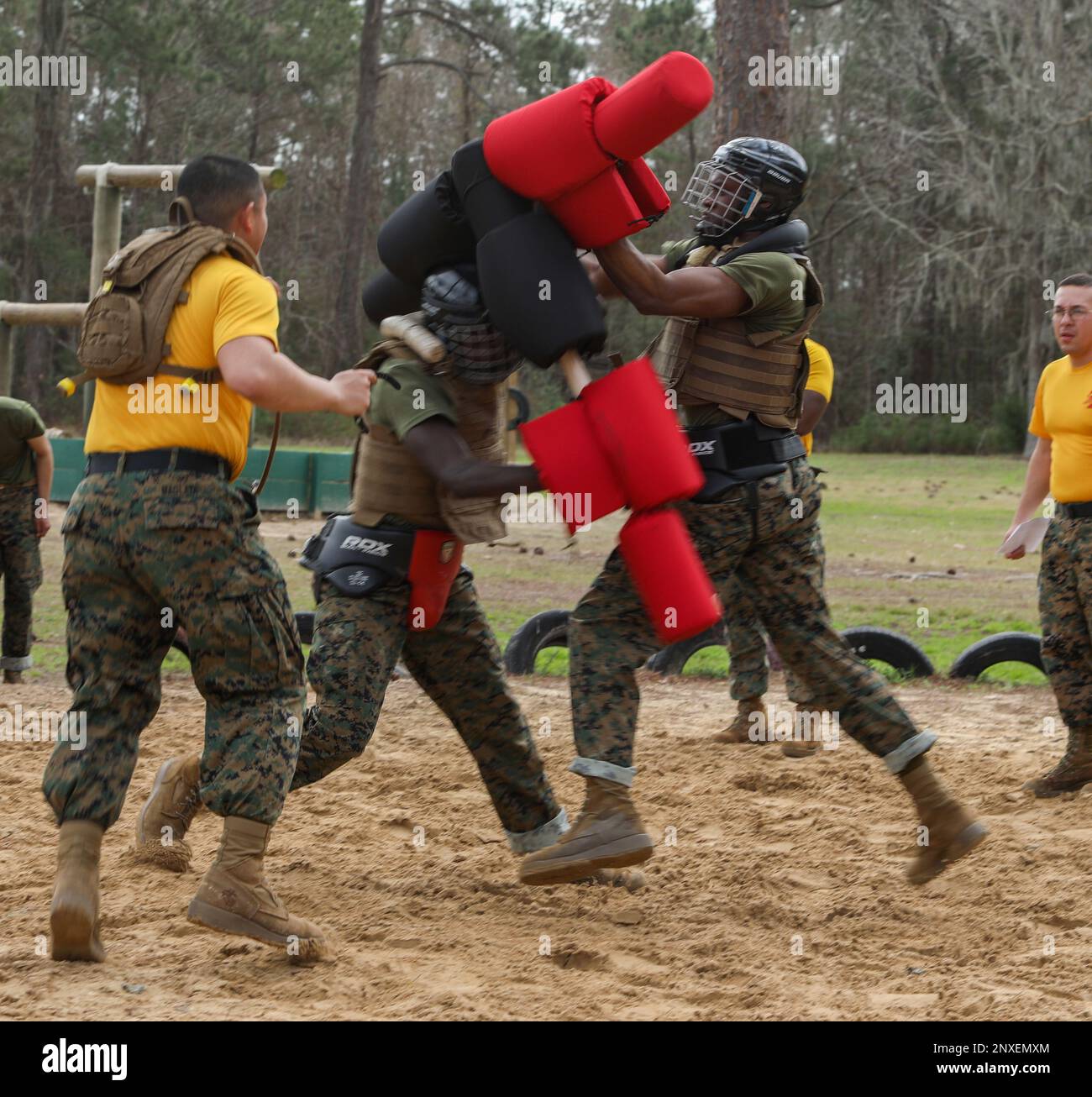 Recruits with Hotel Company, 2nd Recruit Training Battalion, practice ...
