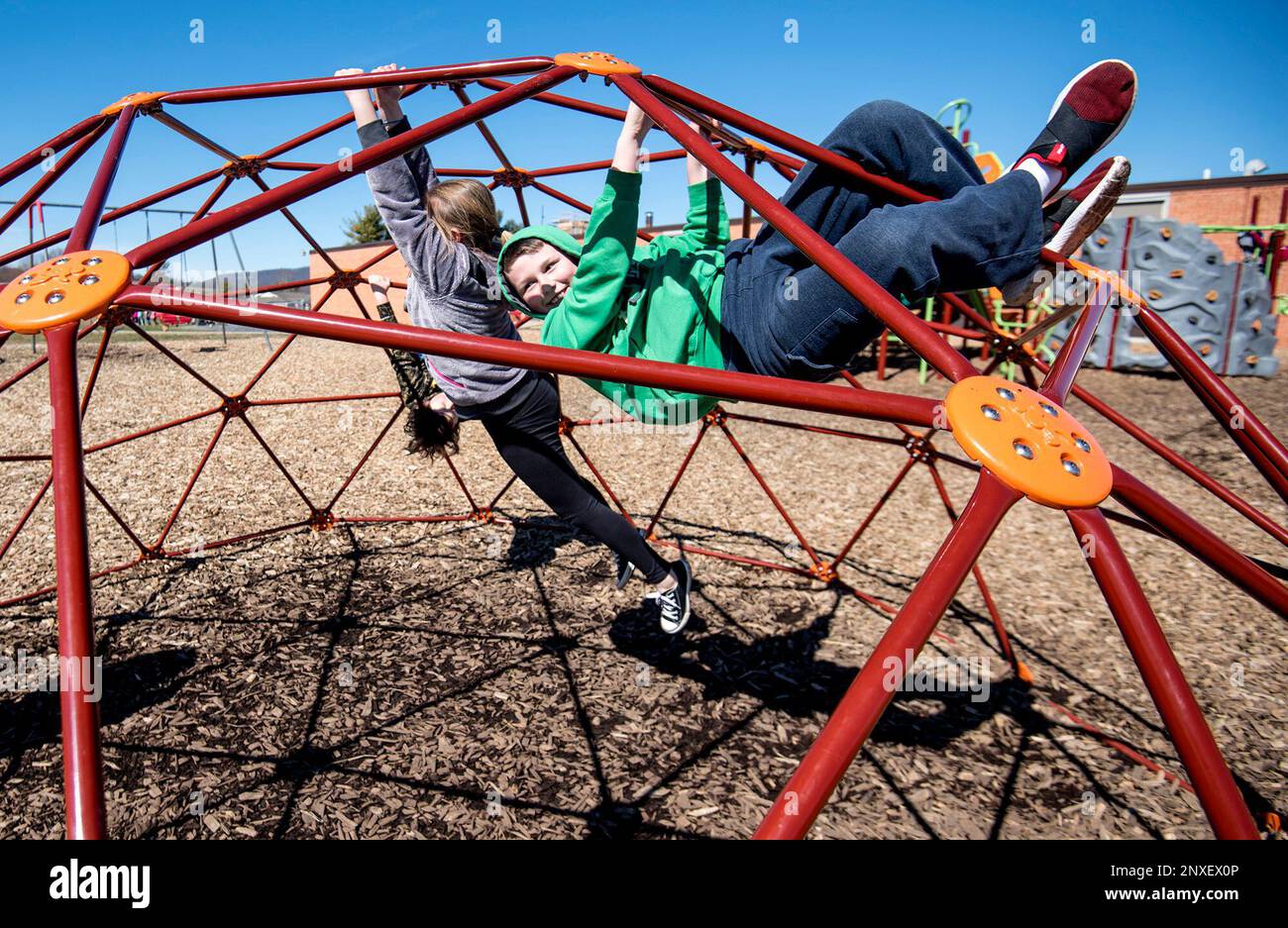 John C. Myers Elementary School fourth-graders David Miller, right, and ... John C. Myers Elementary School fourth-graders David Miller, right, and ...