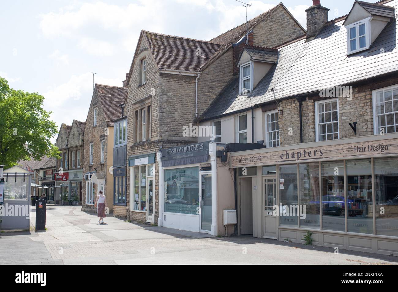 Witney shops shopping hi-res stock photography and images - Alamy