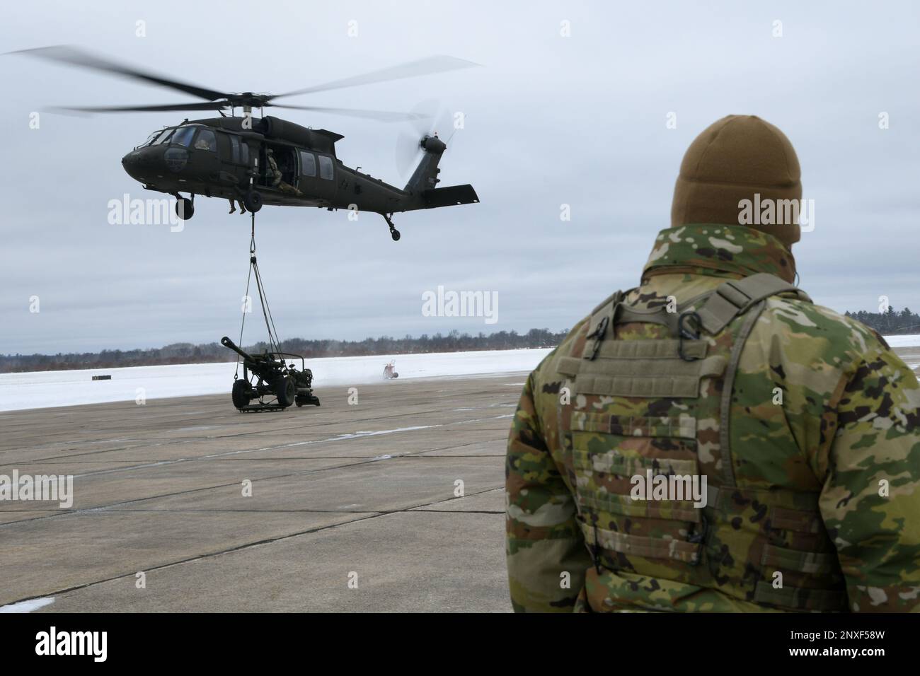 A UH-60 Blackhawk from the 1-147th Aviation Regiment, Michigan National ...