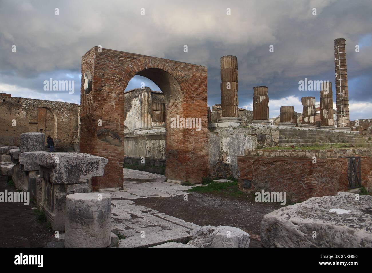 Temple jupiter in pompeii italy hi-res stock photography and images - Alamy