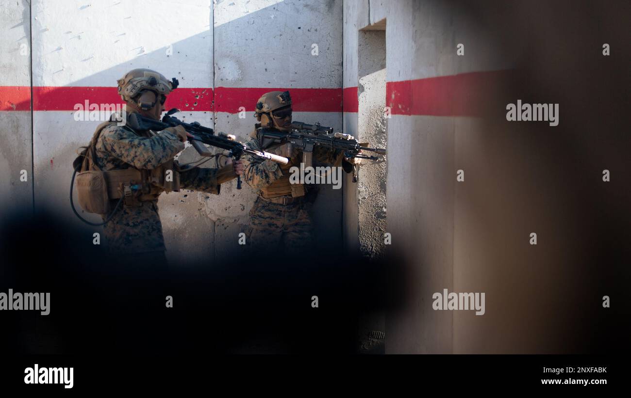 Experiment rooms hi-res stock photography and images - Alamy