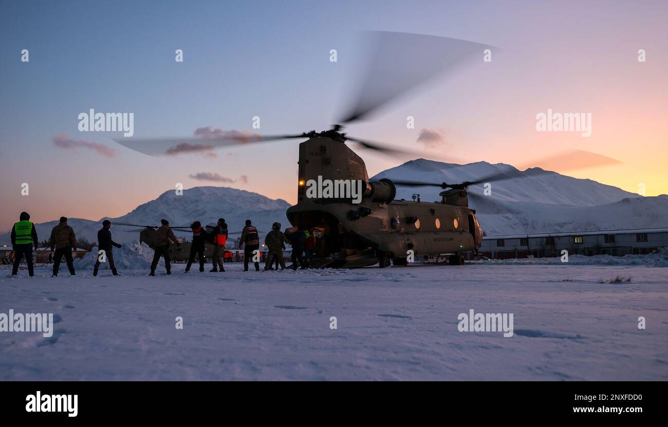 U.S. Army soldiers with 3rd Battalion, 501st Aviation Regiment, Combat ...
