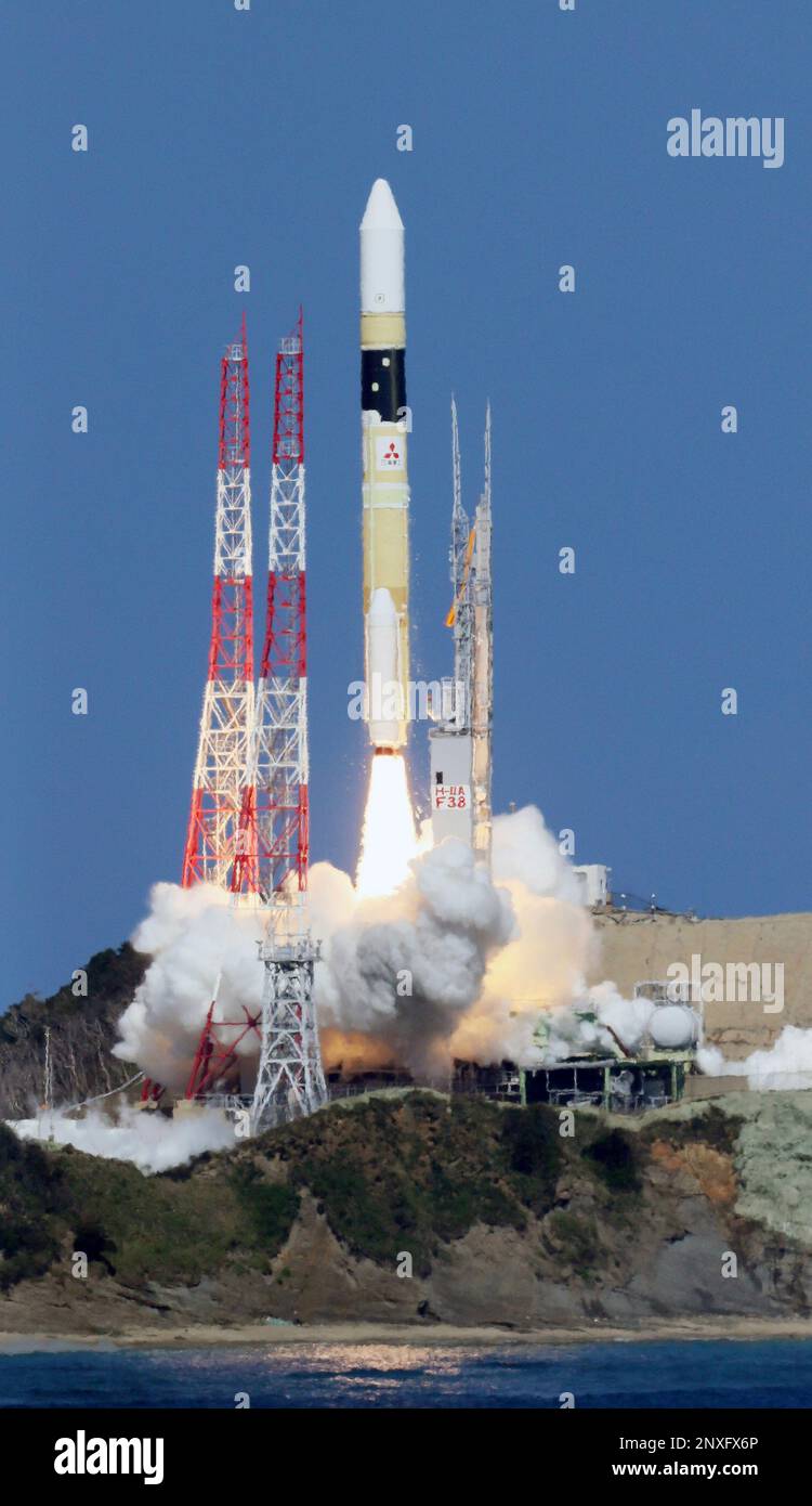 An H2A rocket No.38 carrying an information-gathering satellite ...