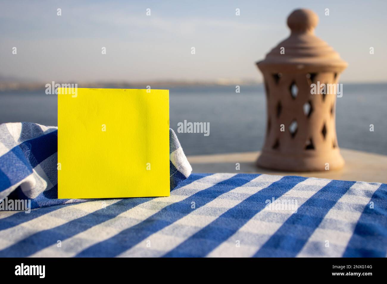 Check table hi-res stock photography and images - Alamy
