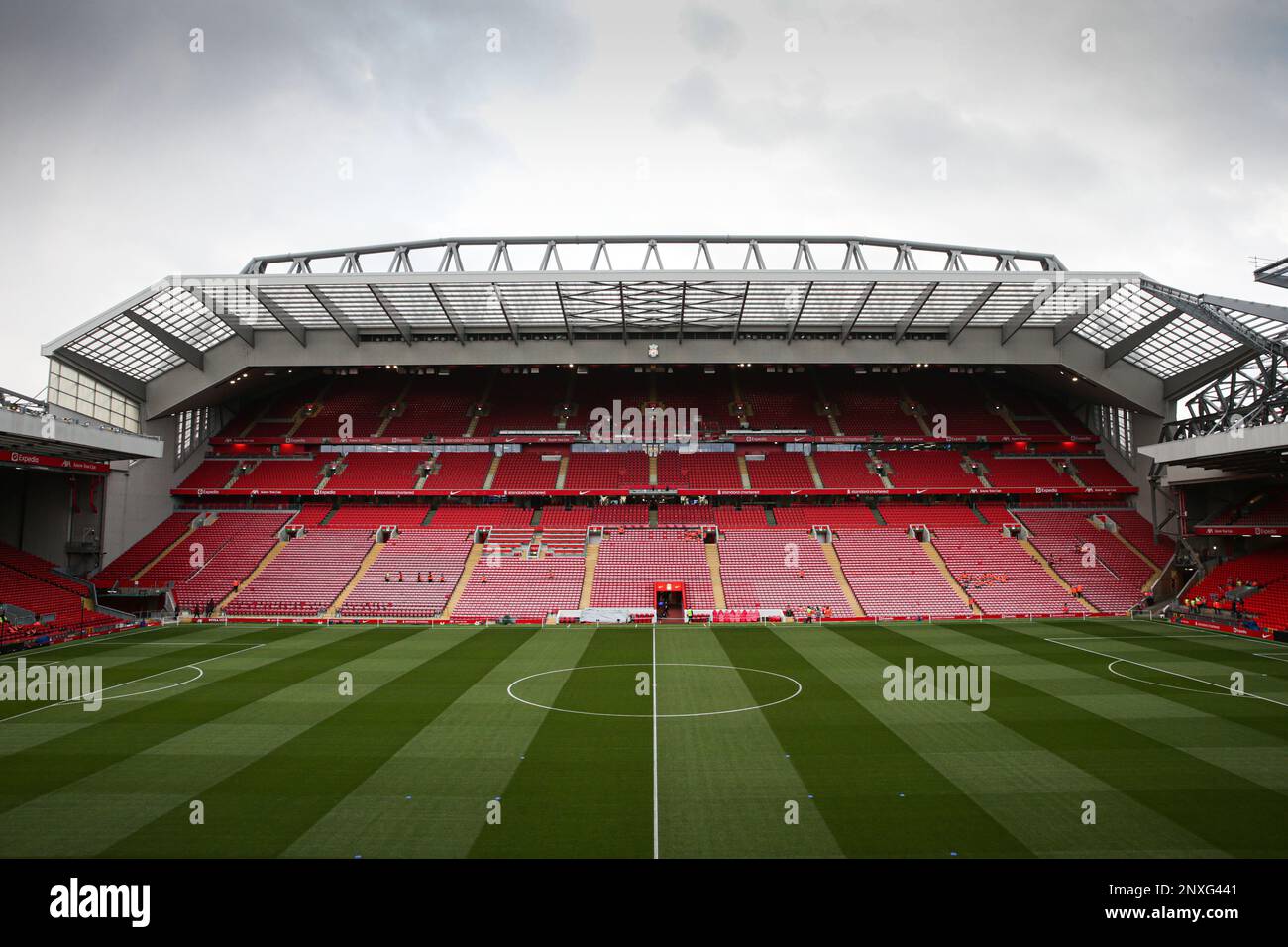 Sir kenny dalglish stand hi-res stock photography and images - Alamy