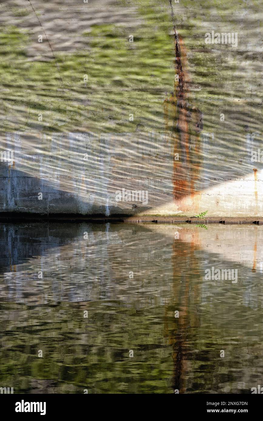 Water ripples patterns abstract hi-res stock photography and images - Alamy