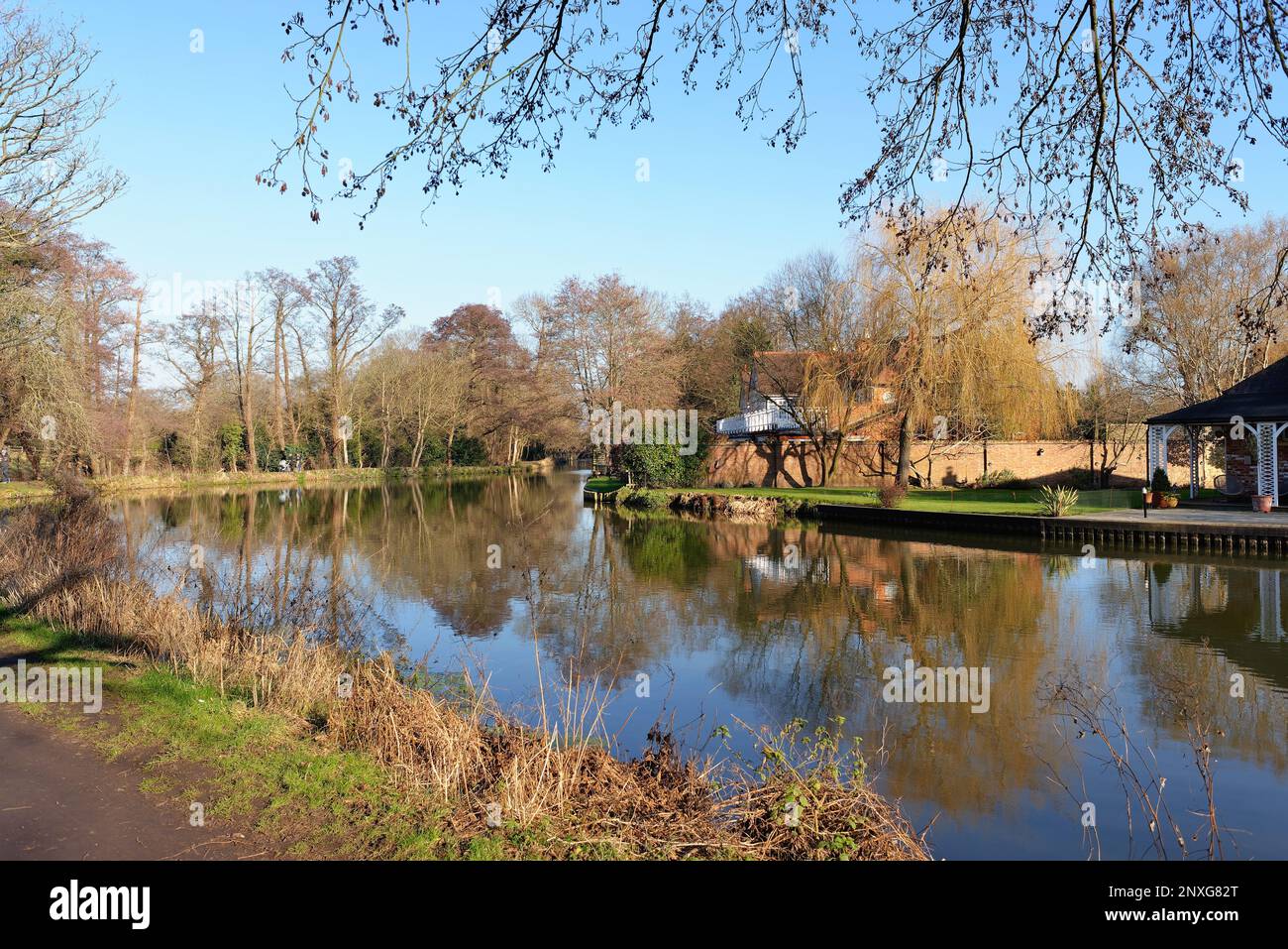 The peaceful and quiet backwater of the River Wey navigation canal at ...