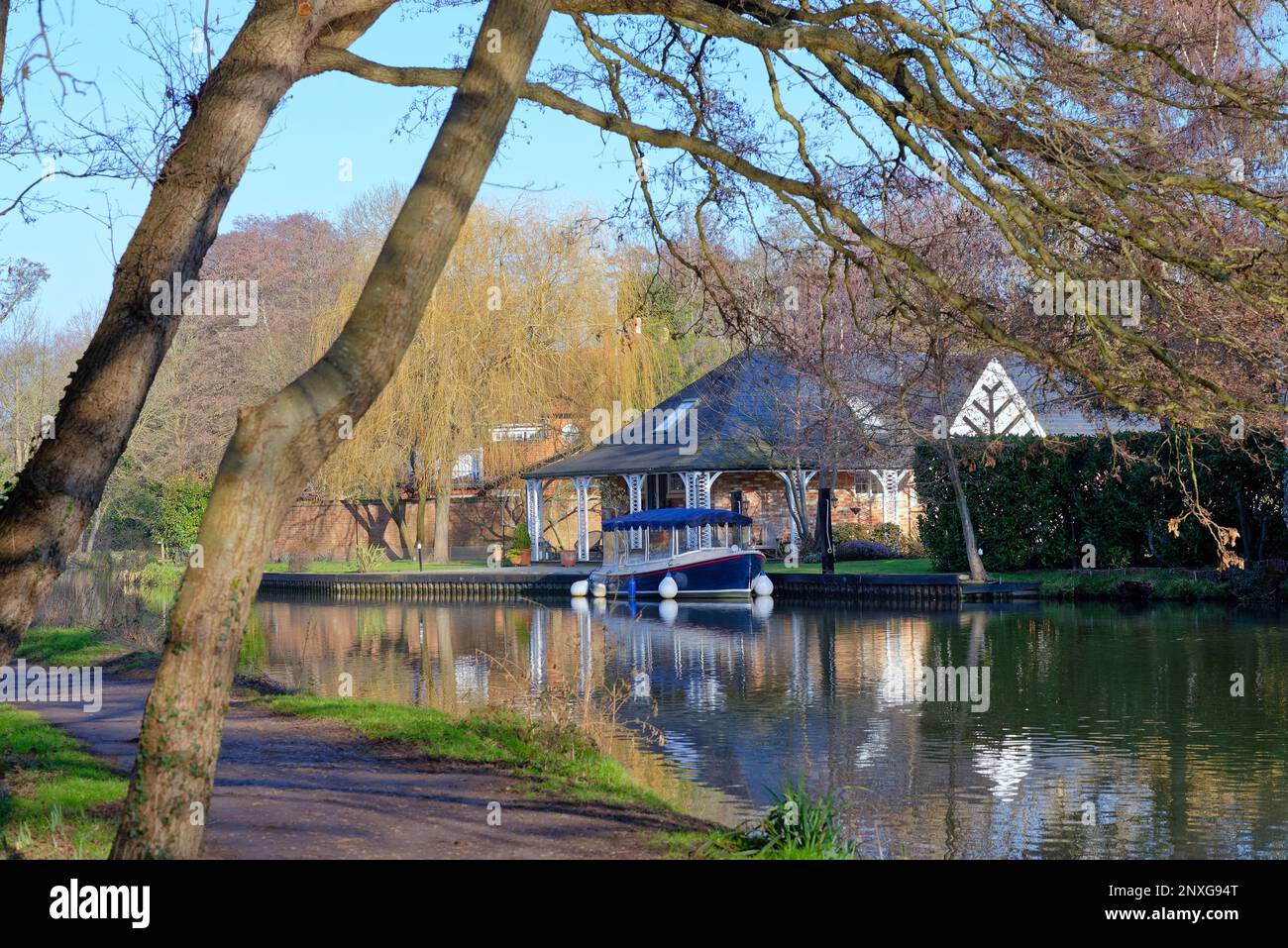 The peaceful and quiet backwater of the River Wey navigation canal at ...