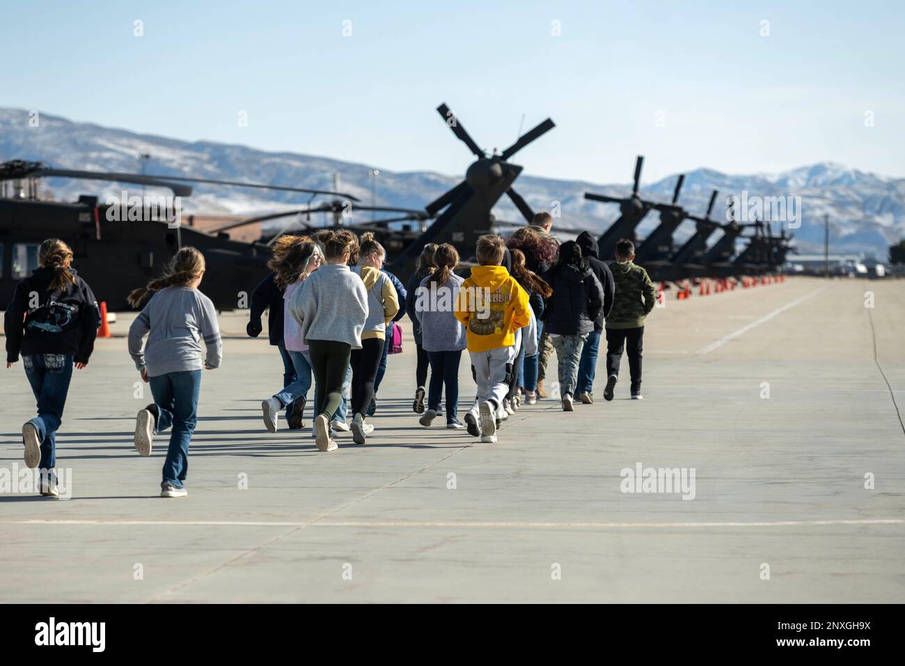 Students with DoD STARBASE Idaho tour the 1st of the 183rd Aviation ...