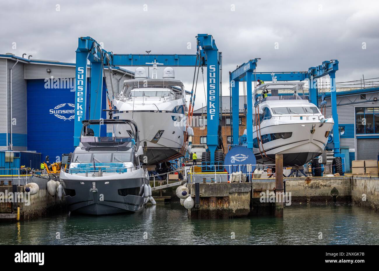 Sunseeker dock hi-res stock photography and images - Alamy
