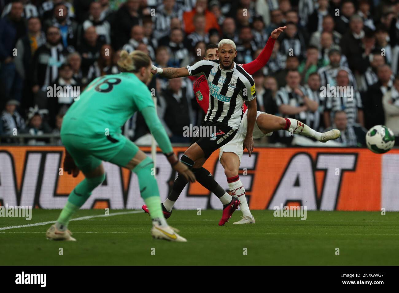 Manchester united box hi-res stock photography and images - Alamy