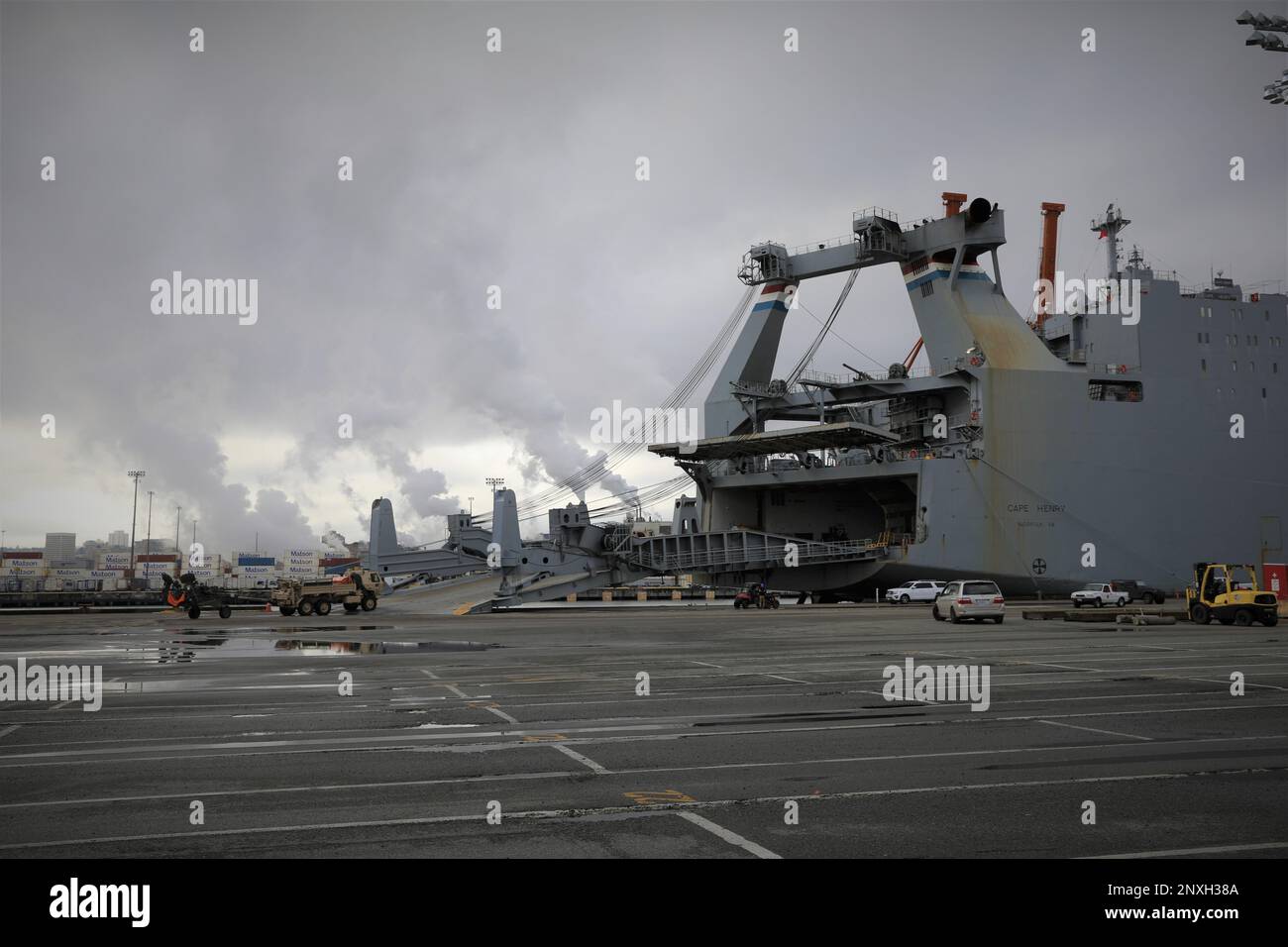 Soldiers of Joint Base Lewis-McChord stage vehicles for transportation ...