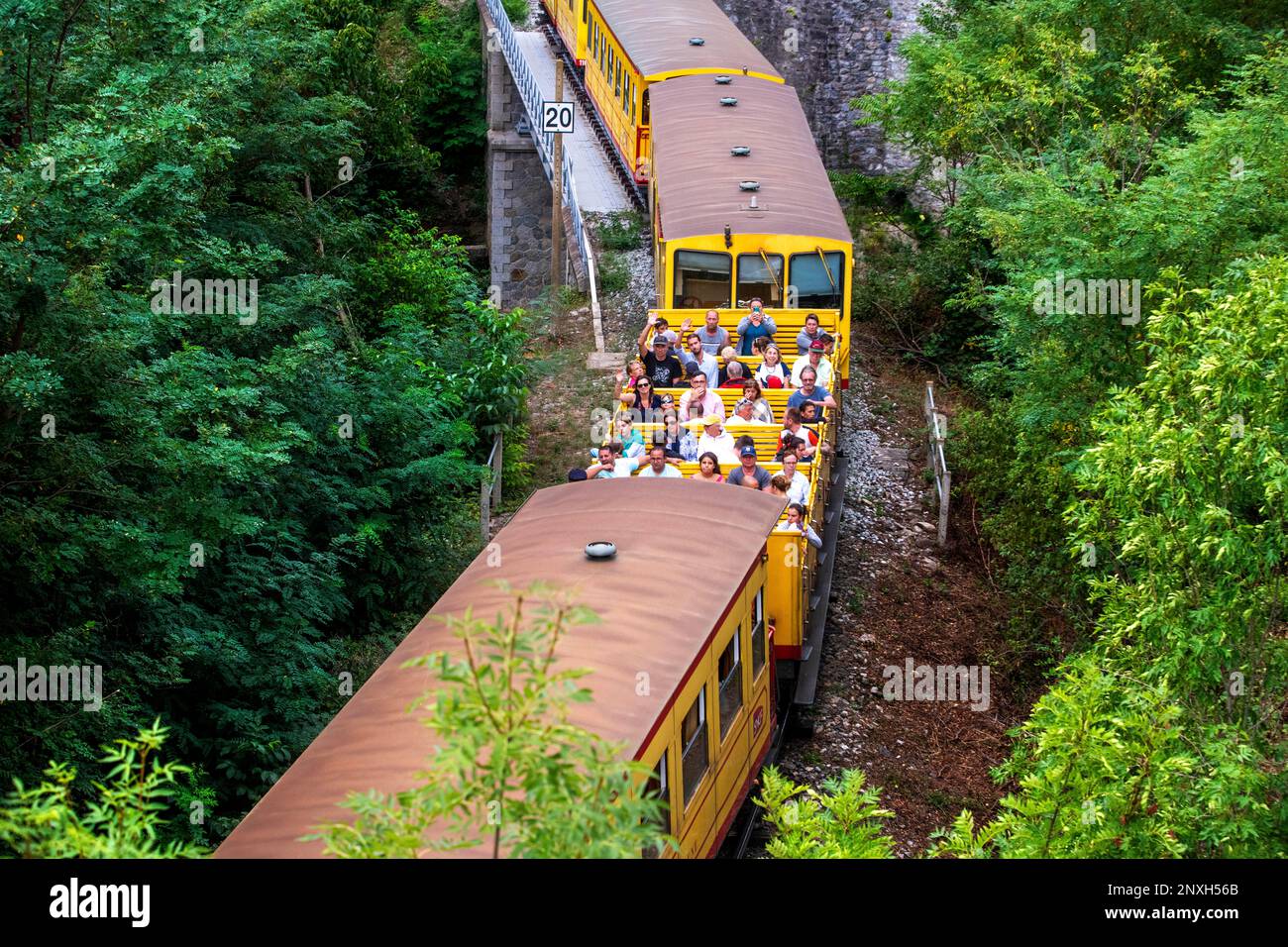 Pont d´Olette sur la Têt. The Yellow Train or Train Jaune between Thuès ...