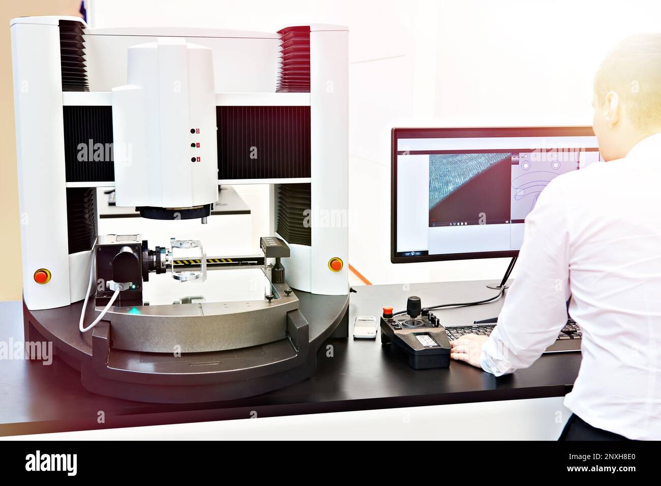 High capacity benchtop multisensor measurement system Stock Photo - Alamy